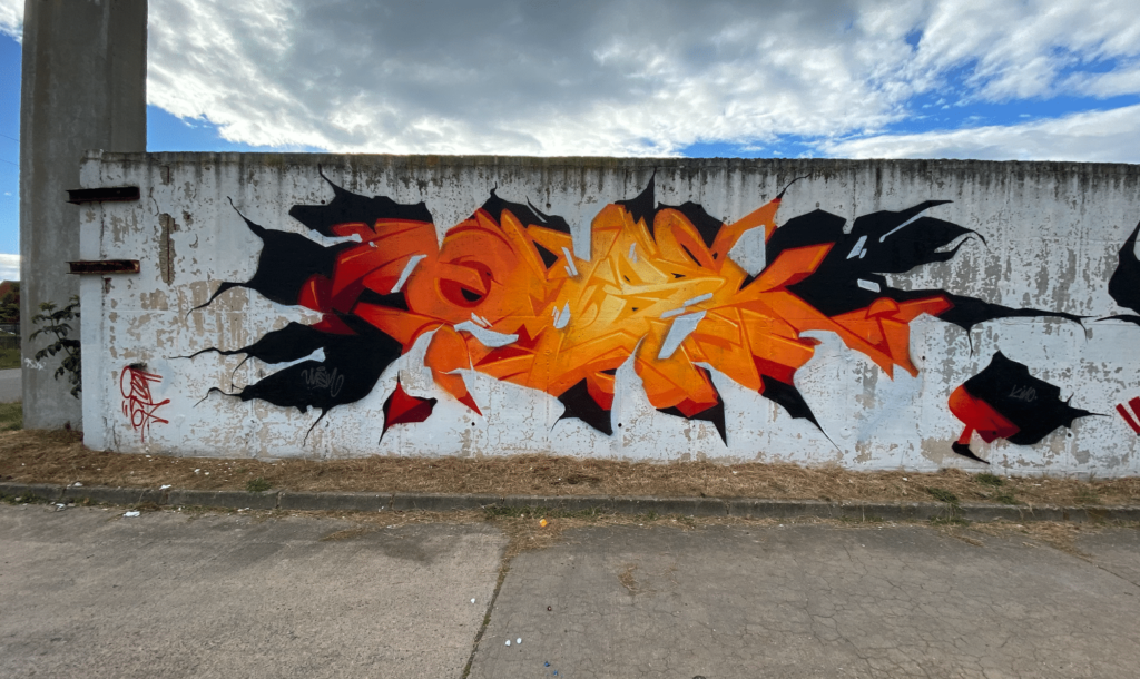 POISON Summer Kick Off x FLAME Spray Paint » MOLOTOW™ Blog