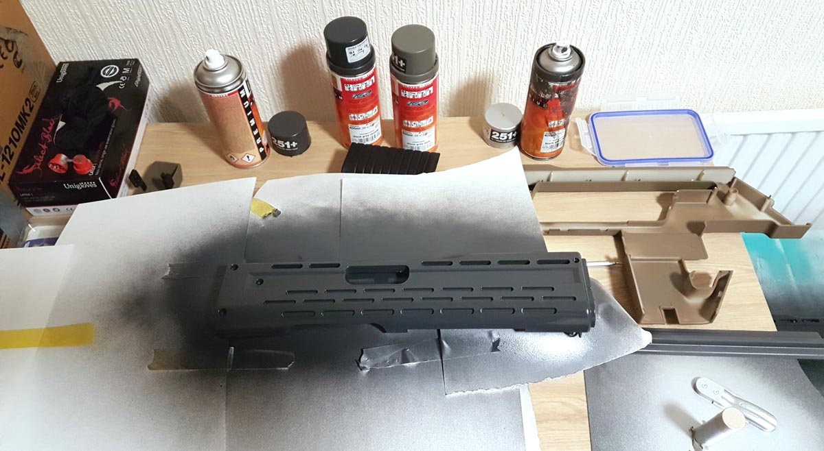 REPLETE weathering effects on his airsoft Aliens pulse rifle » MOLOTOW ...